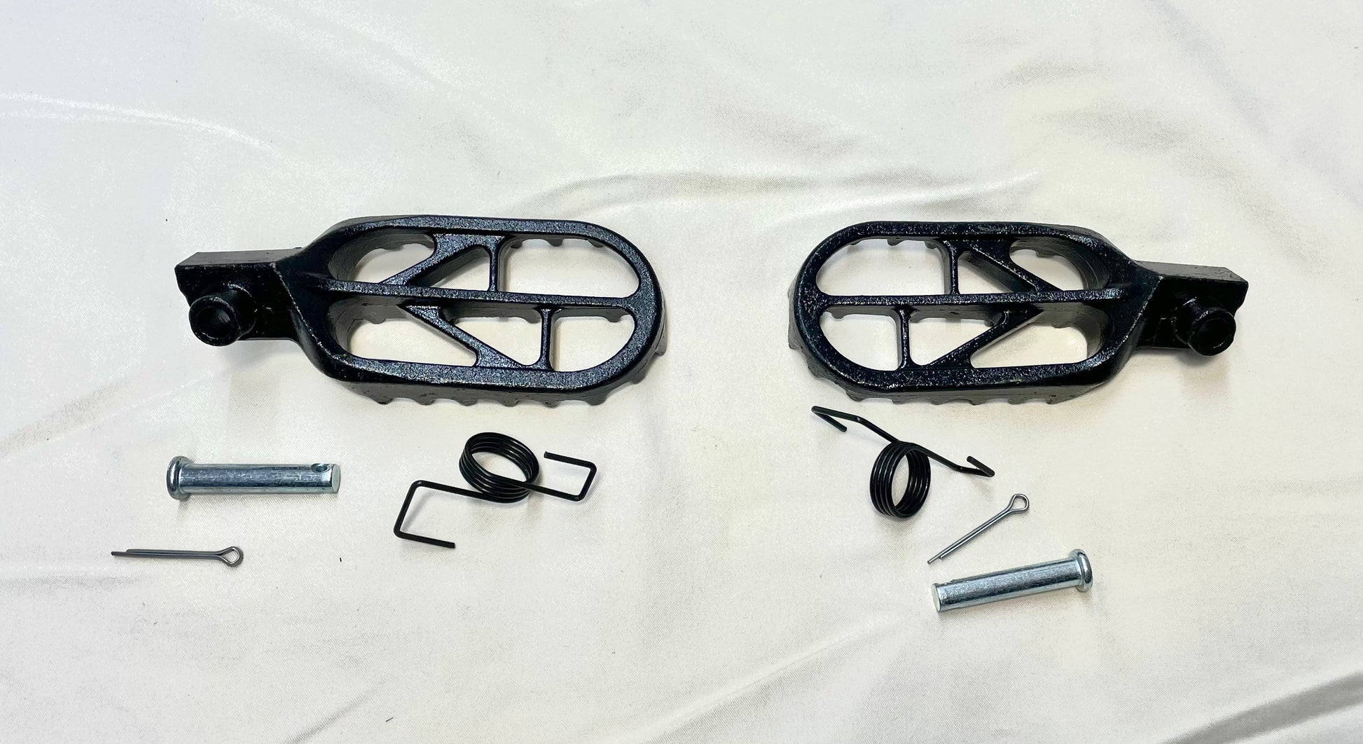 B1 forged footpegs (pair) complete with spring, bolt and cotter pin ...